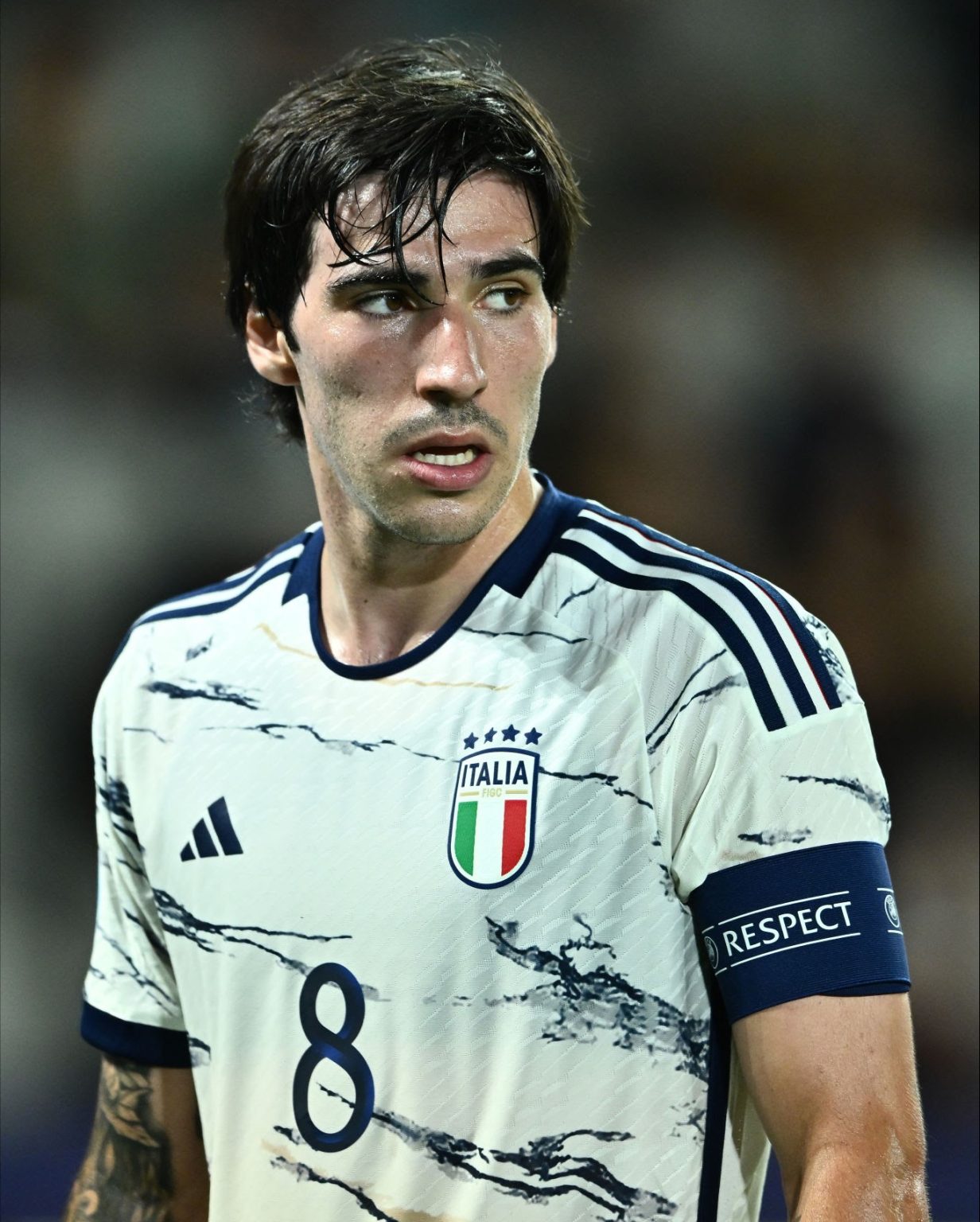 Sandro Tonali: Newcastle sign AC Milan and Italy midfielder on five ...