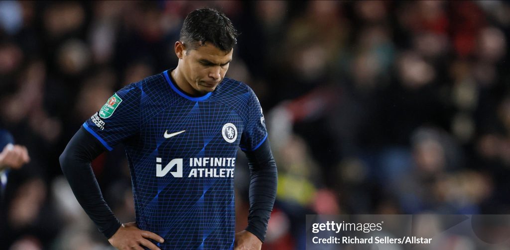 Carabao Cup: Thiago Silva confronts angry Chelsea fans after Blues loss ...