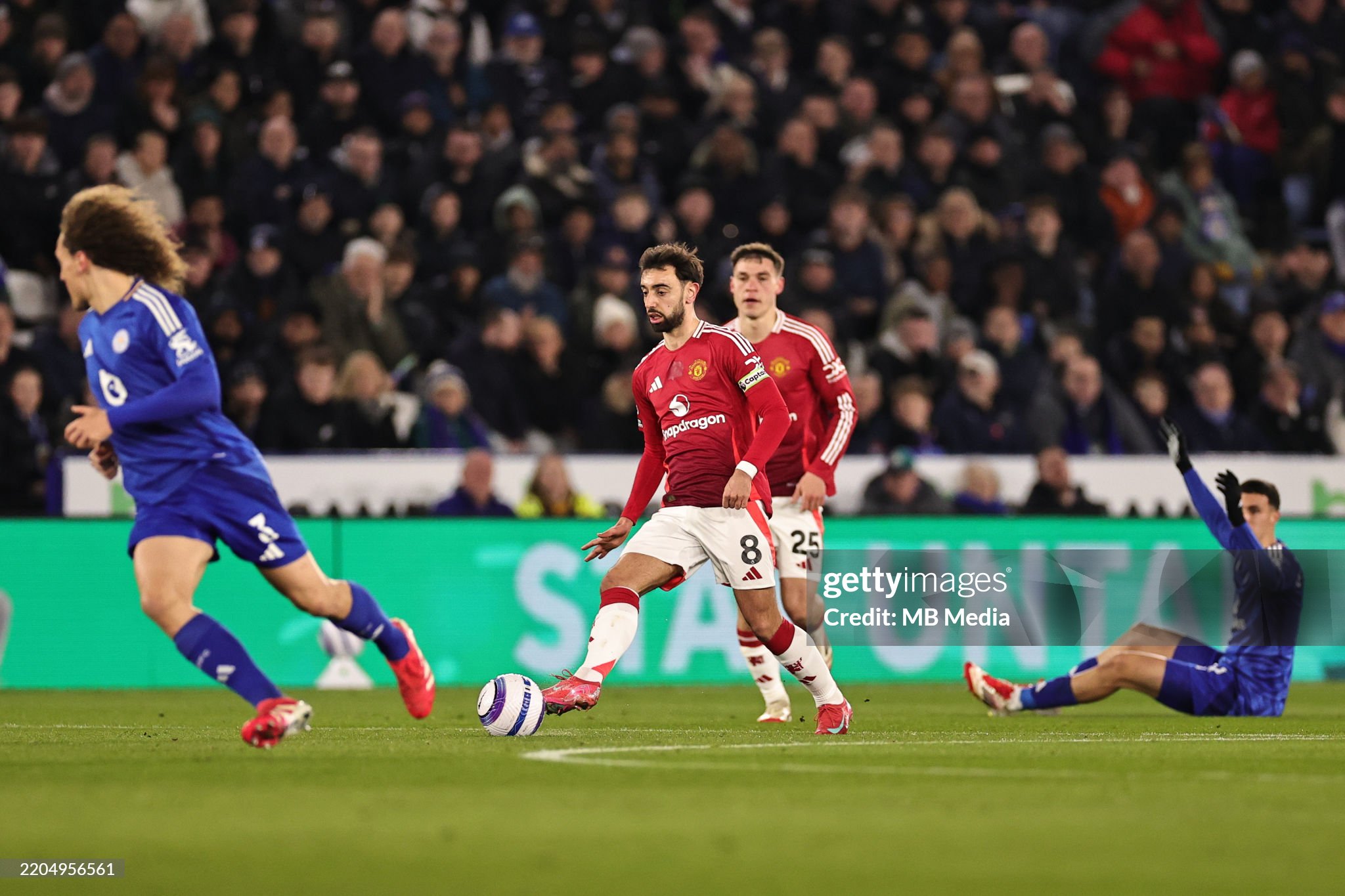 EPL on Citi: Bruno Fernandes wins Fifth Player of the Month Award in ...